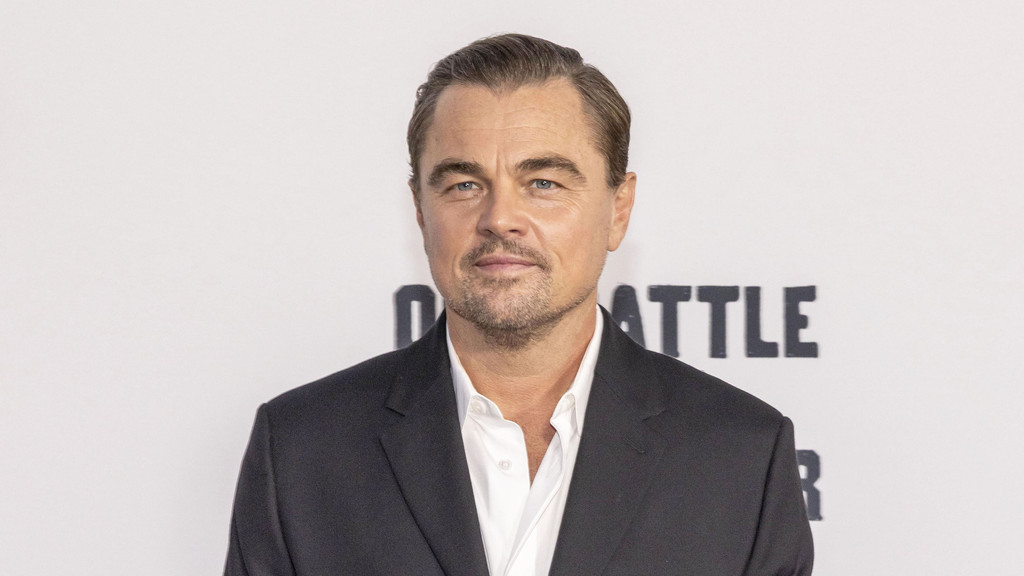 Nikki Glaser roasts Leonardo DiCaprio for dating younger women at 2026 ...