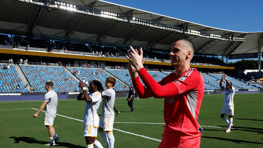 LA Galaxy sign contract to retain young defender on main roster
