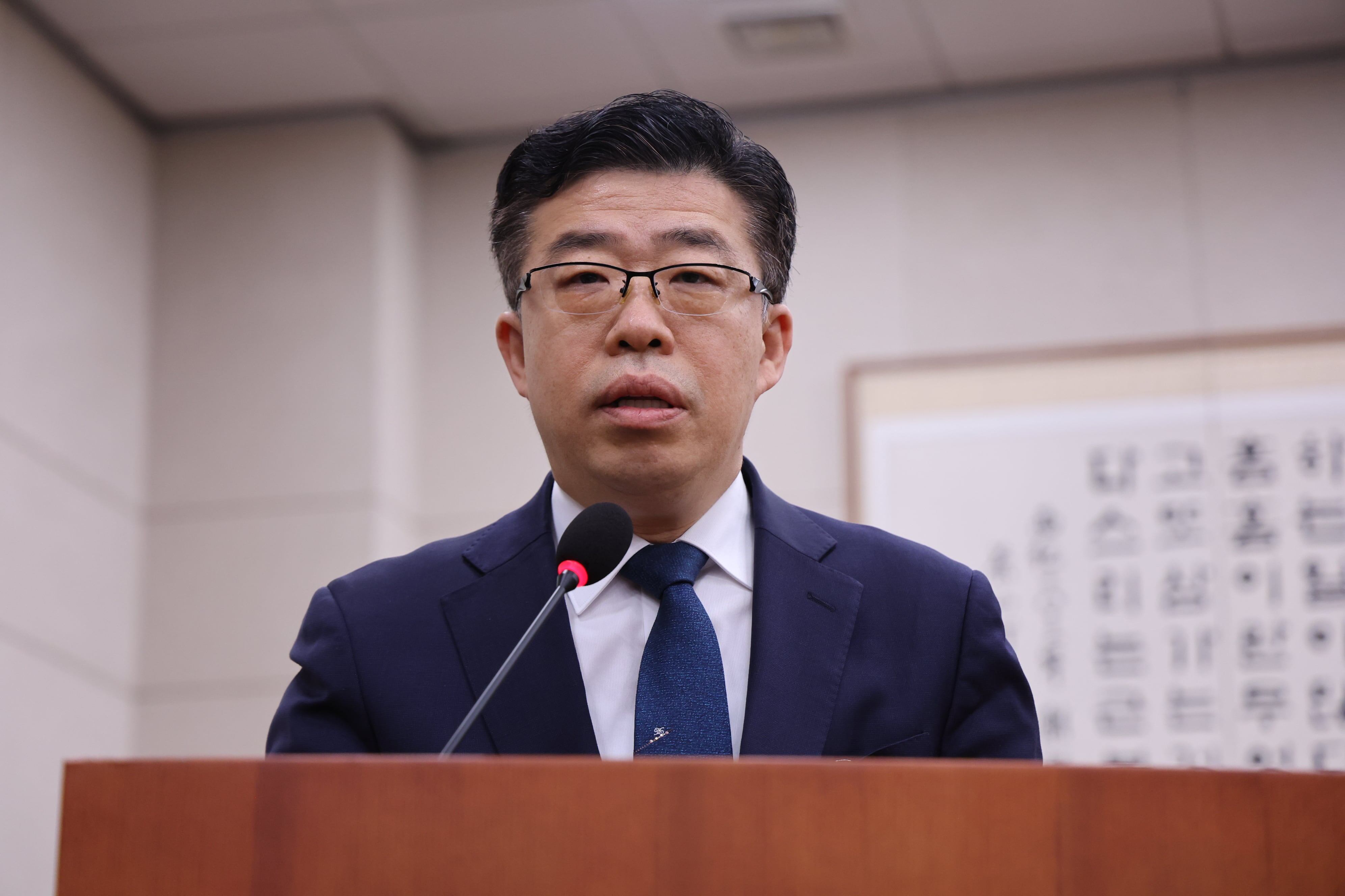 Police apply for arrest warrant for ex-correctional commissioner in ...