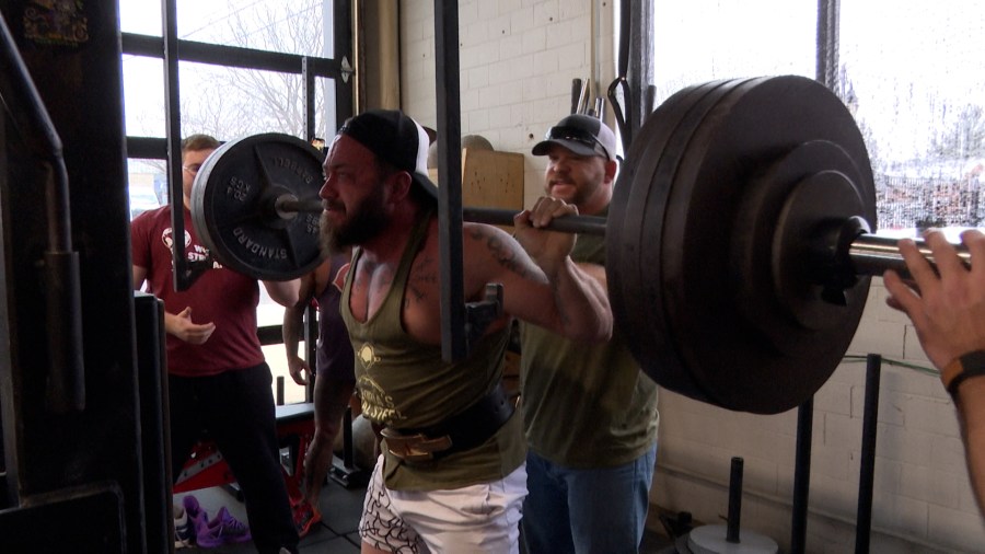 First responders lift for fundraiser supporting Peoria youth