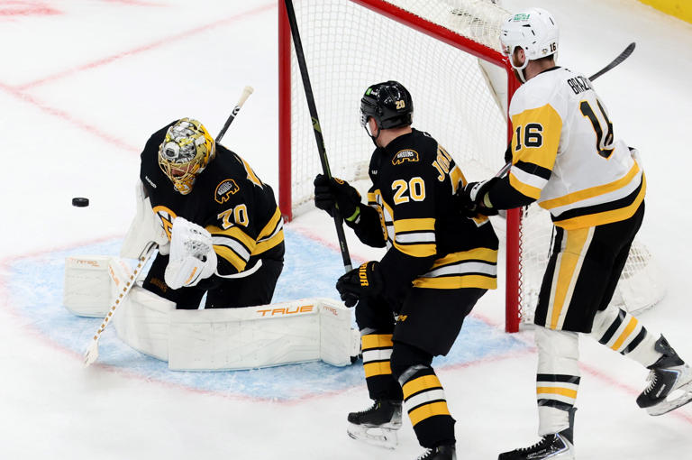 Joonas Korpisalo stops 27 shots in Bruins' 1st shutout of the season; 1 ...