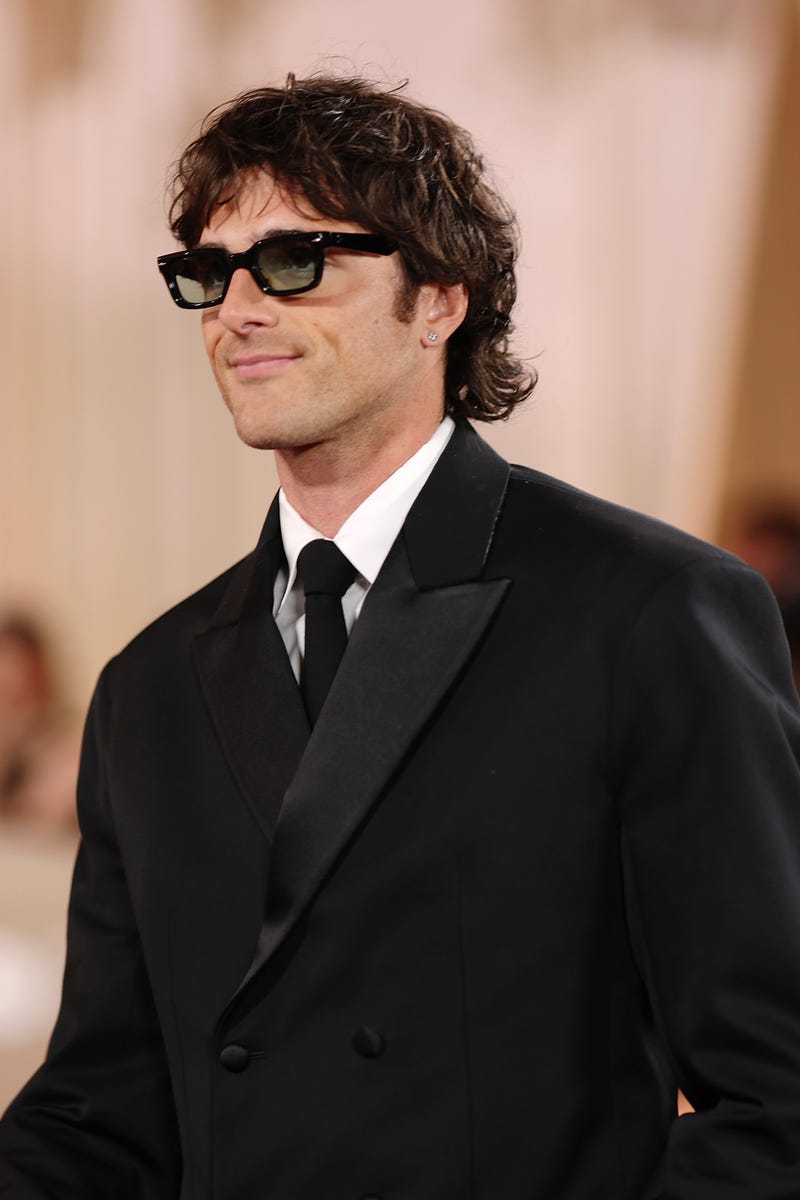 Jacob Elordi can't stop wearing sunglasses on the red carpet