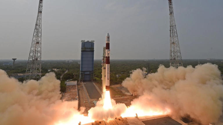 ISRO to launch PSLV-C62 with DRDO's powerful Anvesha, 15 other ...