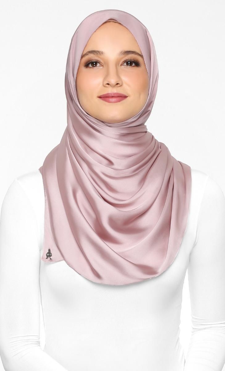 8 tutorial hijab pashmina silk yang mudah, elegan dan mewah!