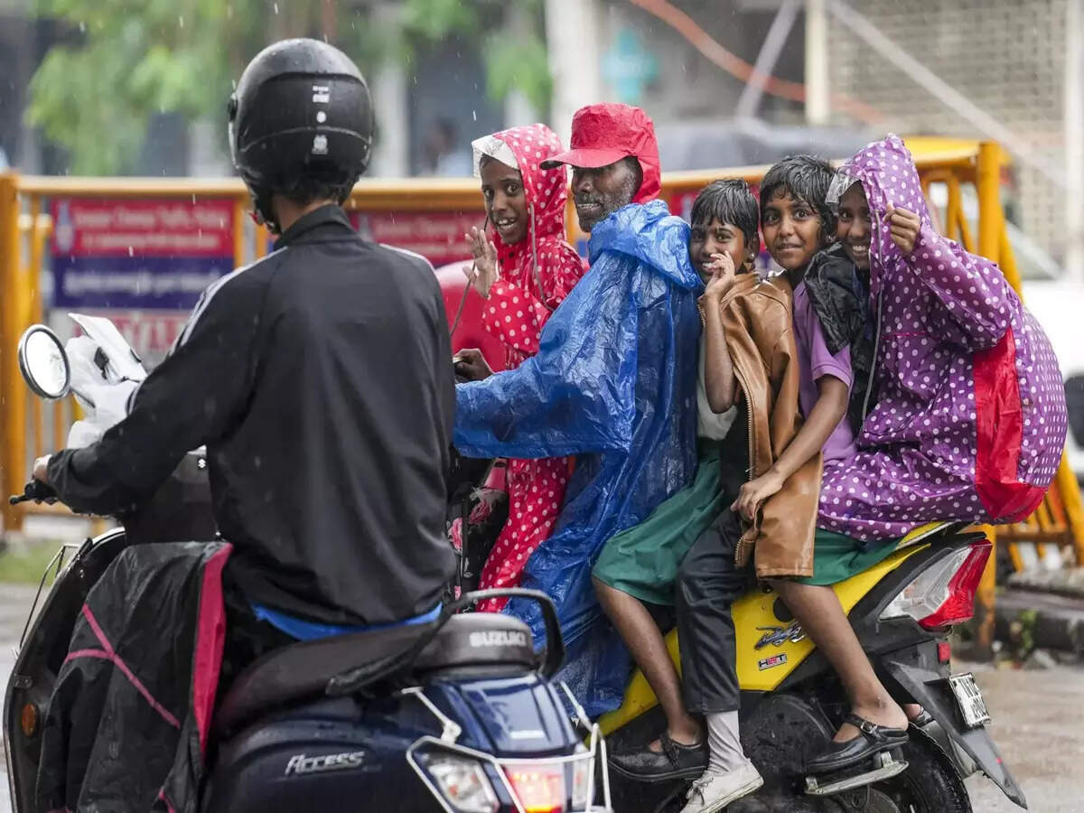 Chennai has Ooty-like weather: City shivers in unusually breezy, cold ...
