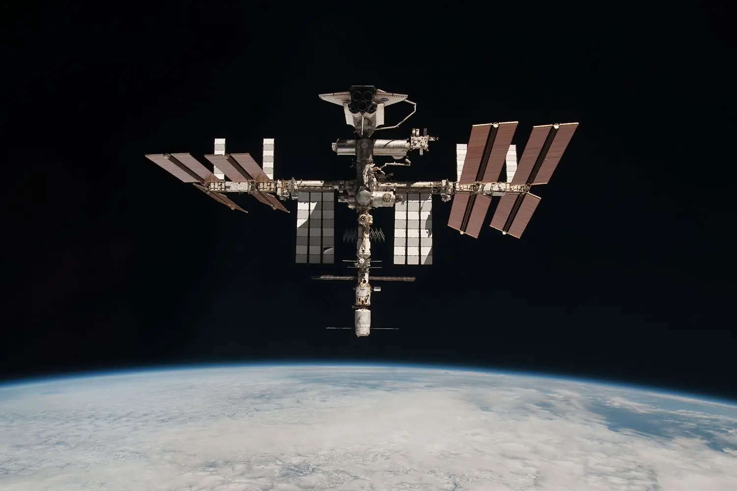 Missão Crew-11 na Estação Espacial Internacional é encerrada ...