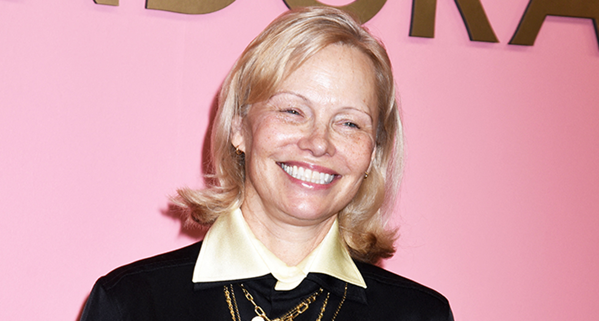 Pam Anderson dazzles in white at the Golden Globes