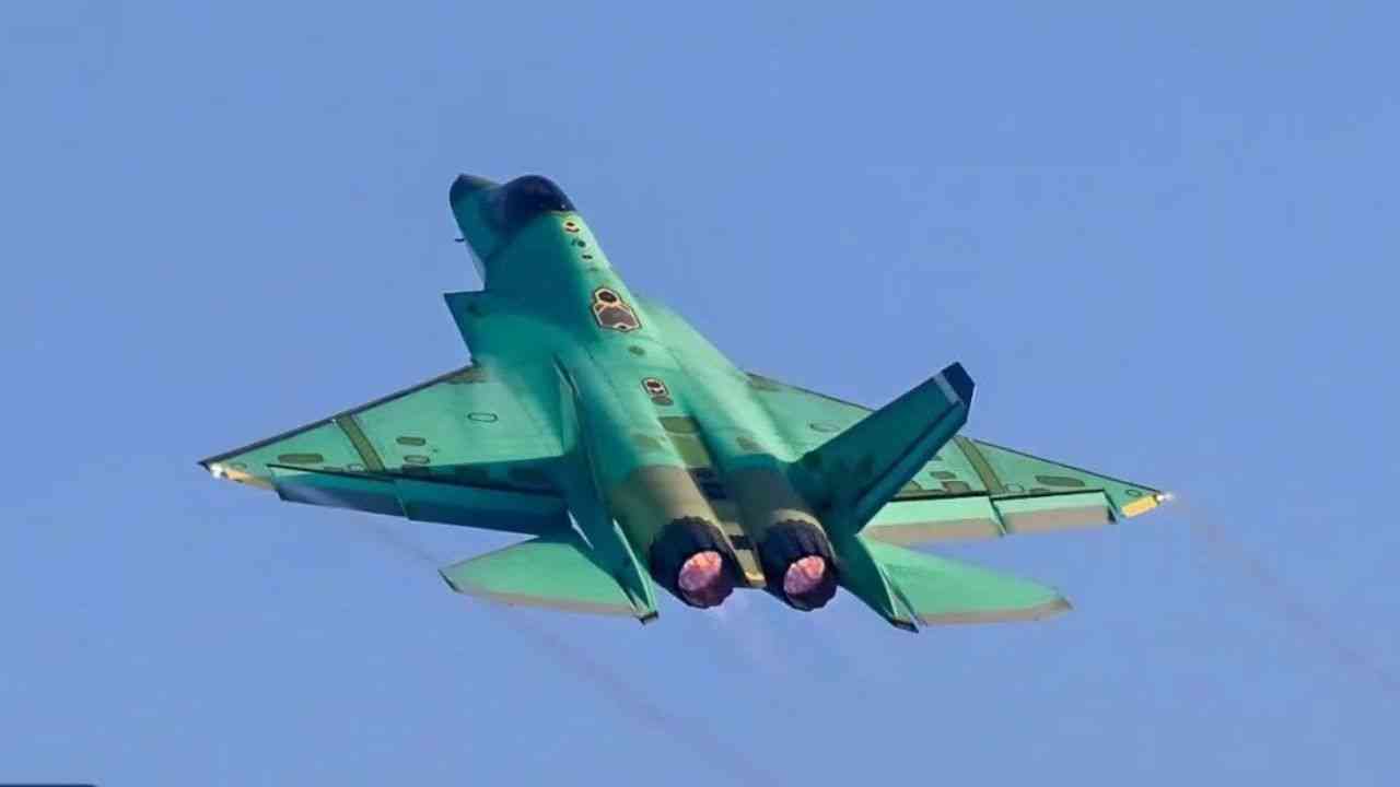 Il J-35 entra in produzione di massa e rafforza i progressi della Cina ...