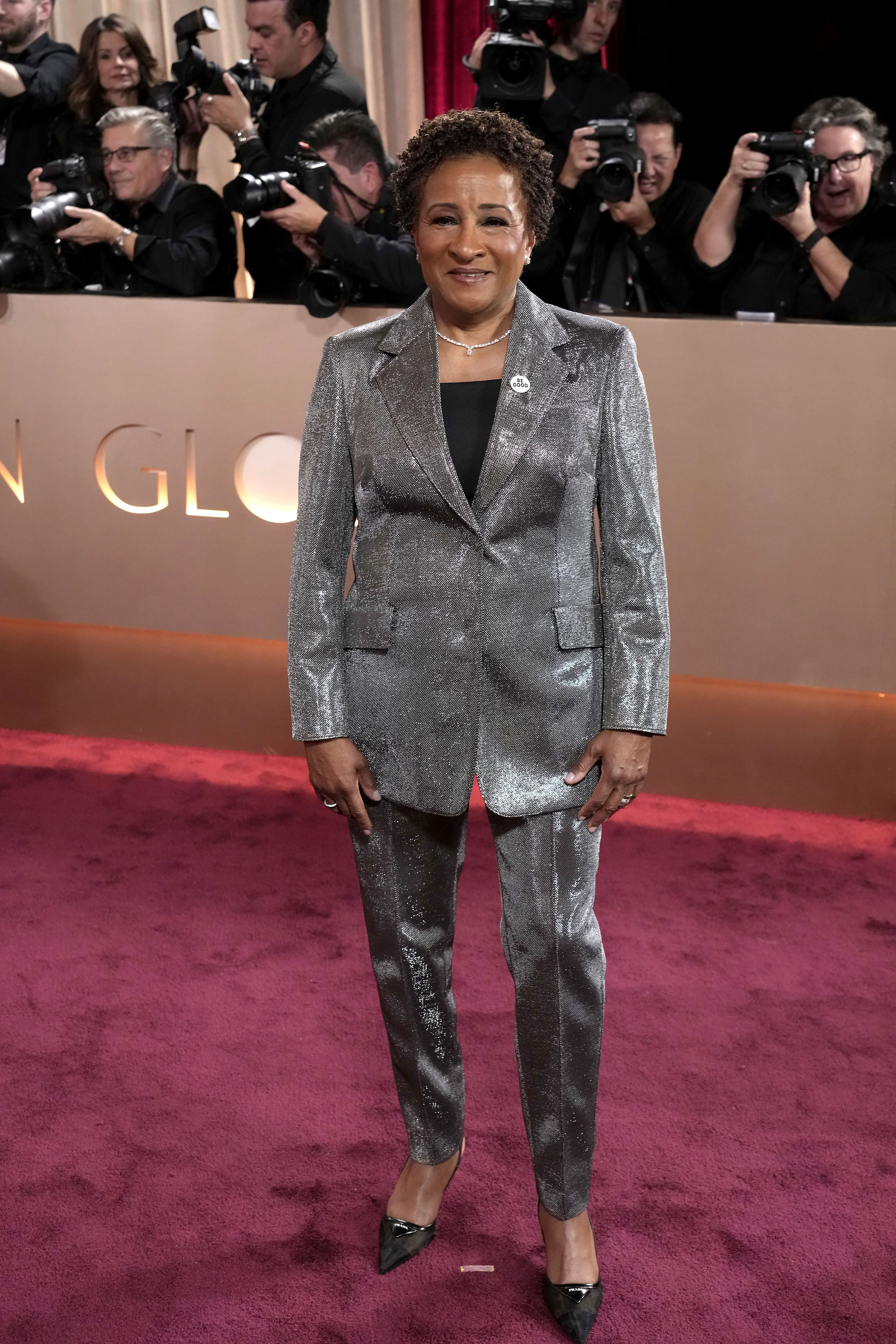 Mark Ruffalo, Wanda Sykes, Jean Smart make anti-ICE statement at 2026 ...