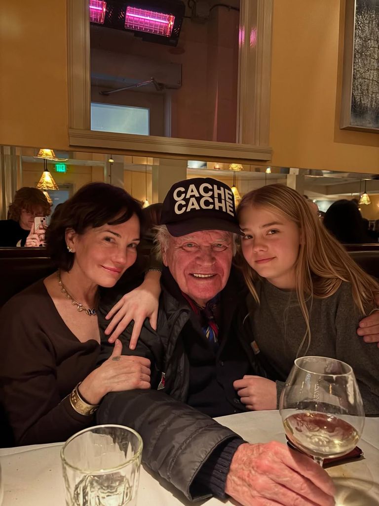 Hart to Hart star Robert Wagner, 95, shares rare photo with Natalie ...