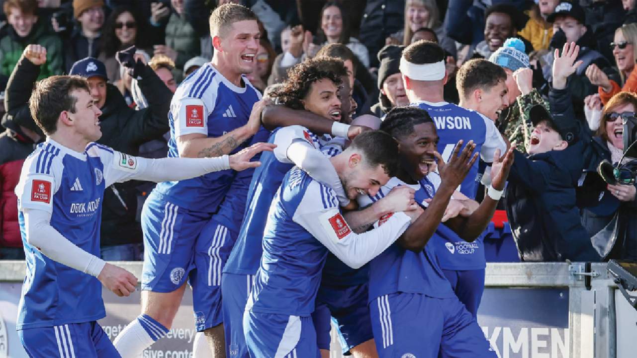 Macclesfield shocks FA Cup holder Crystal Palace