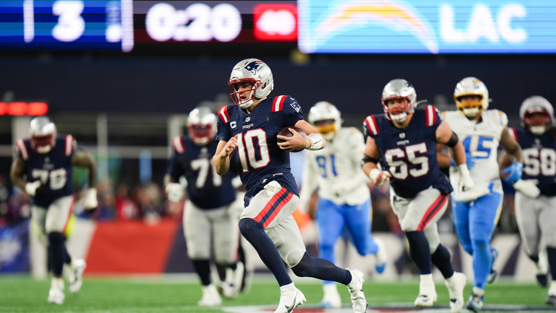 Patriots hold slim 6-3 lead over Chargers at halftime