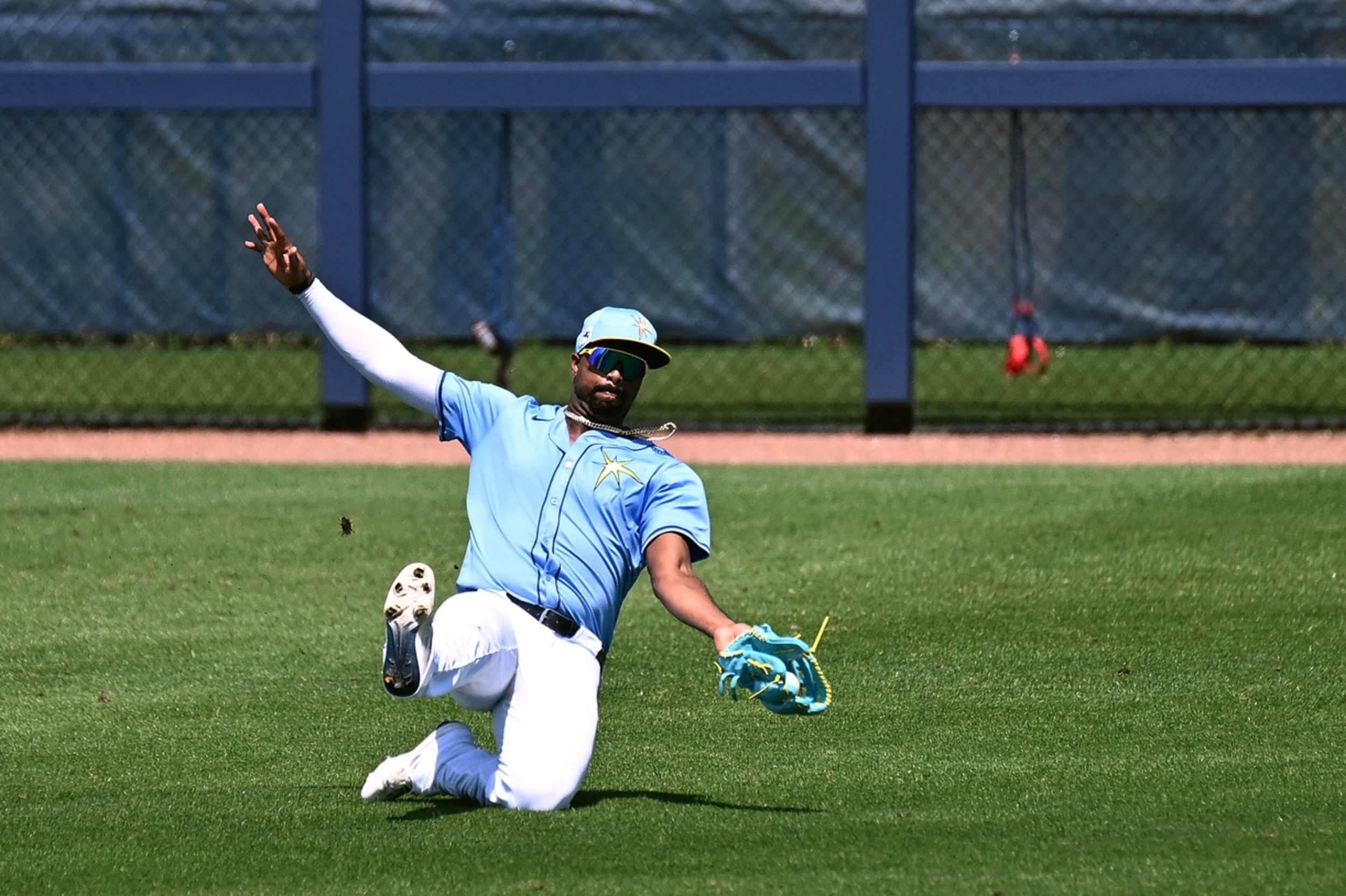Report: Eloy Jiménez and Rafael Lantigua sign minor-league deals with ...
