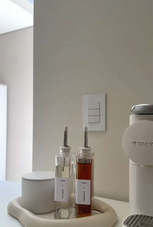 ASMR organization: Calm cleaning and coffee corner reset