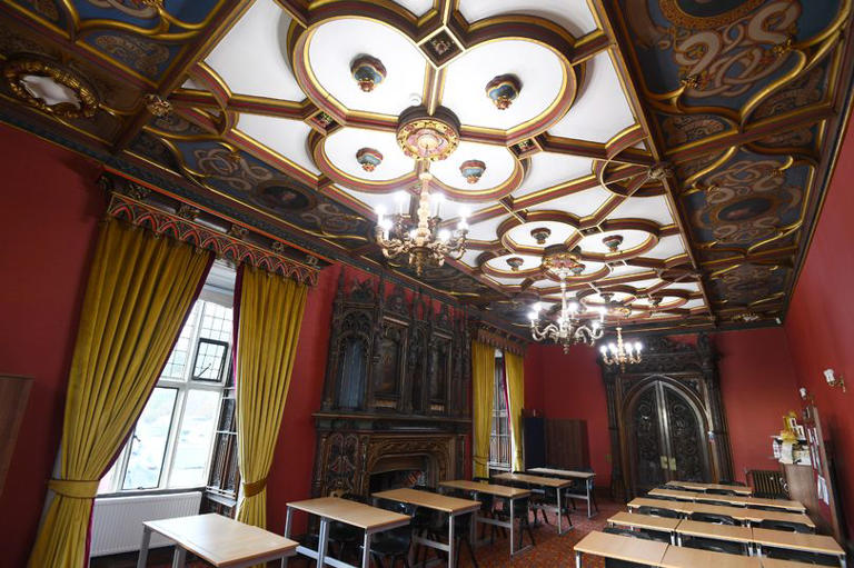 The elite private school that came back from the brink