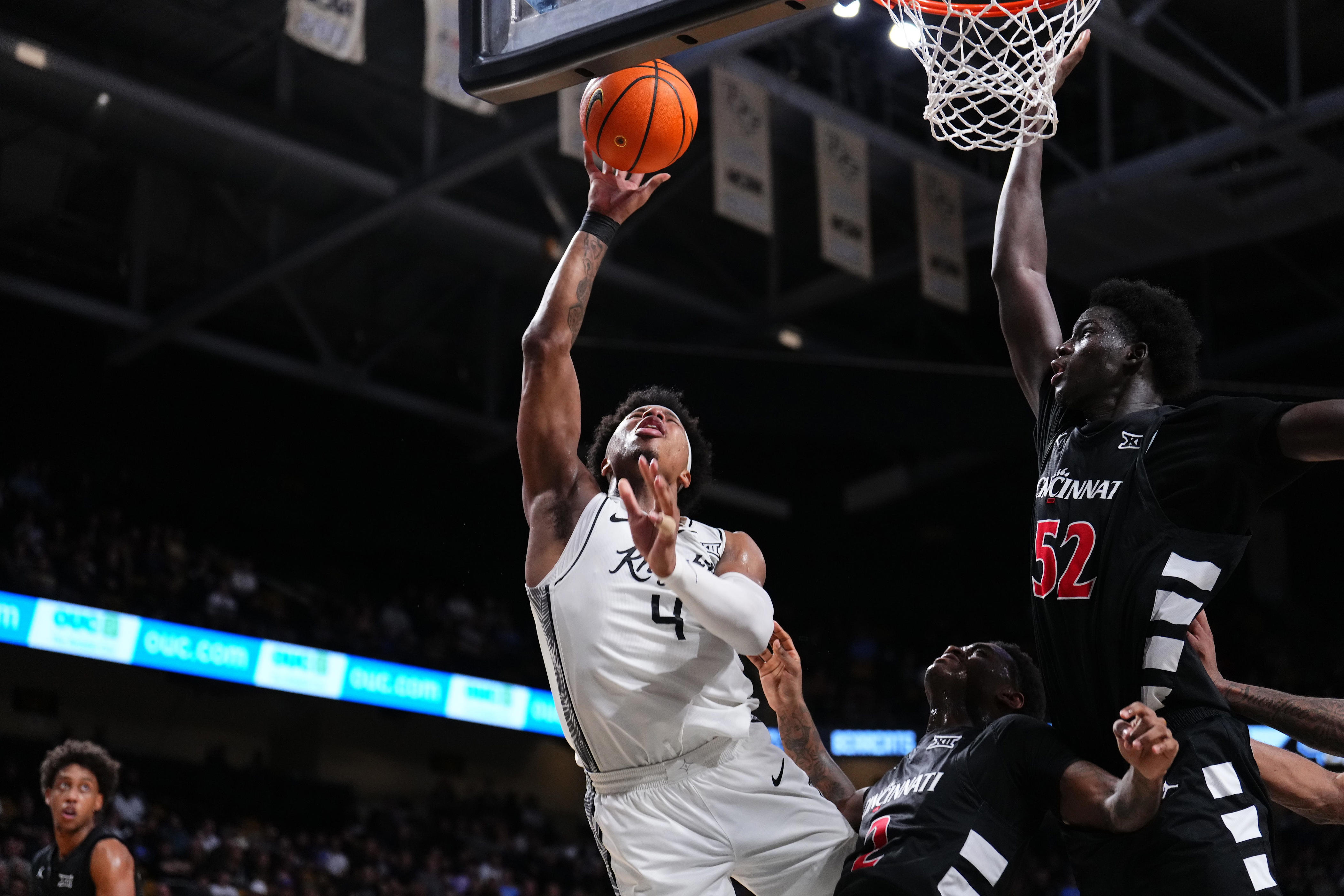 UCF basketball survives at buzzer, beats Cincinnati in Thiam's return