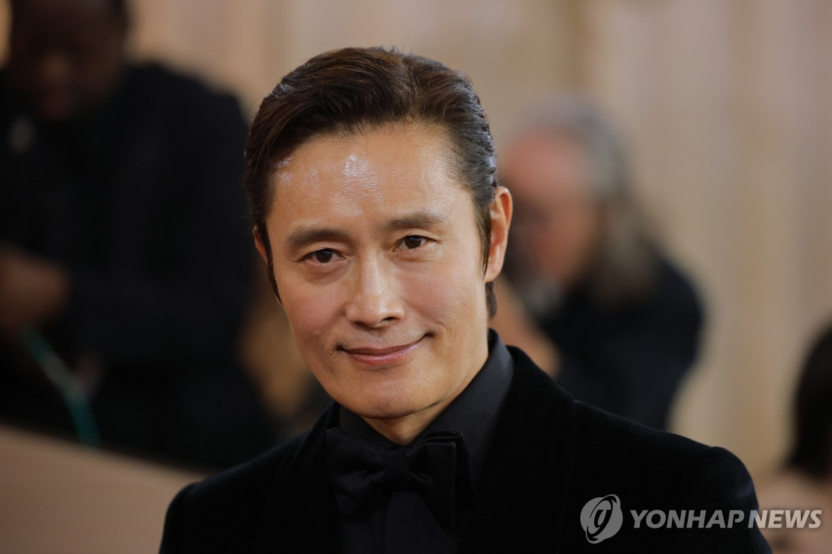 Lee Byung-hun misses out on Golden Globe best actor