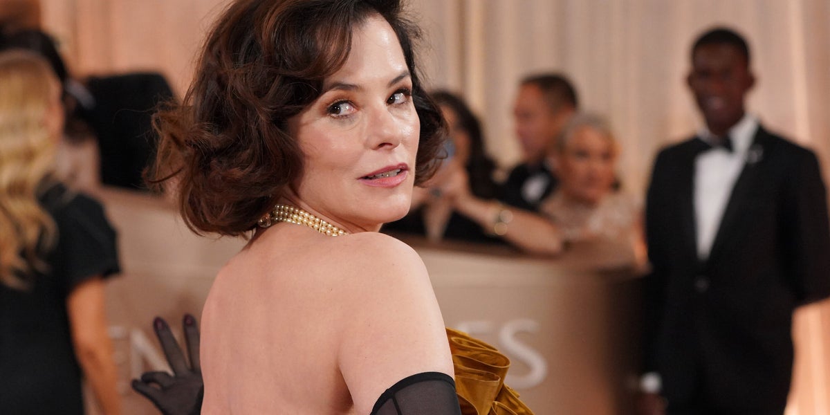 Golden Globes 2026: Let's take a moment to talk about Parker Posey's ...