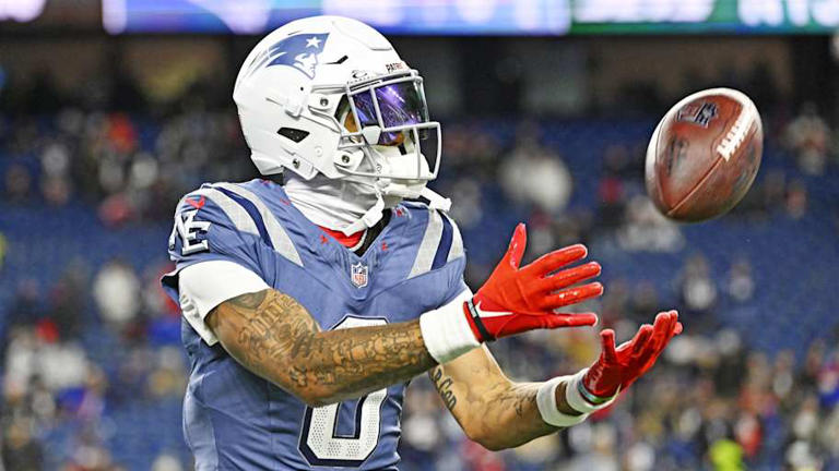 Patriots' star CB exits Chargers game with head injury