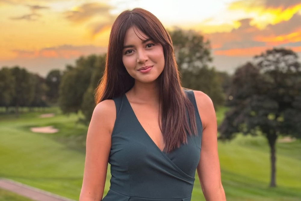 Link baca dan download Broken Strings, memoar Aurelie Moeremans soal ...