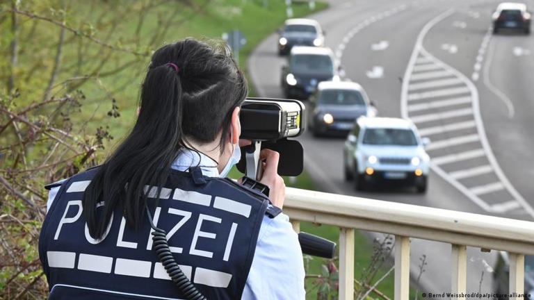 Menopause: When hormones harm the economy