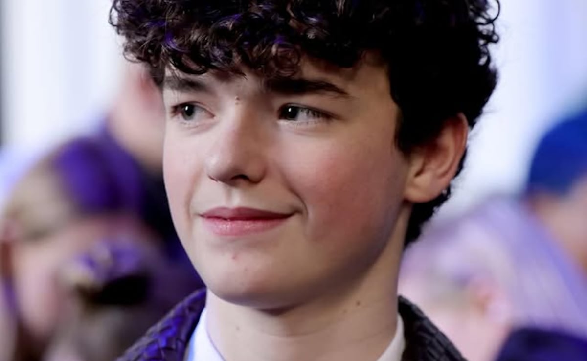 Adolescence star Owen Cooper becomes youngest actor ever to win Golden ...