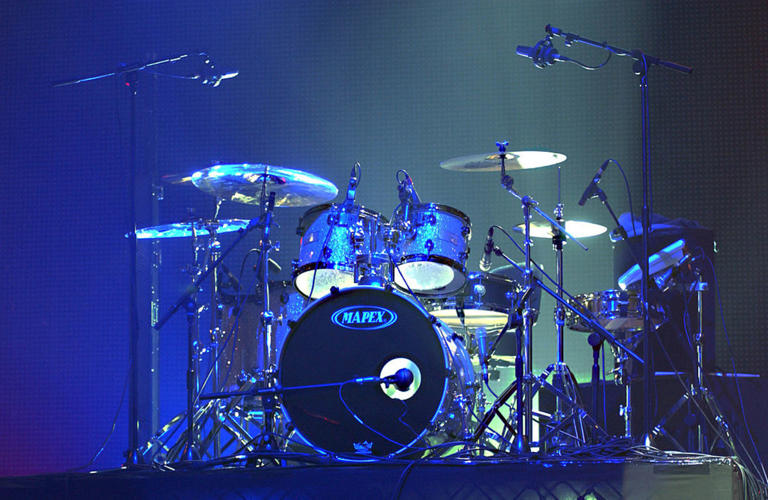 Popular 2010s emo band announces new music before tour return