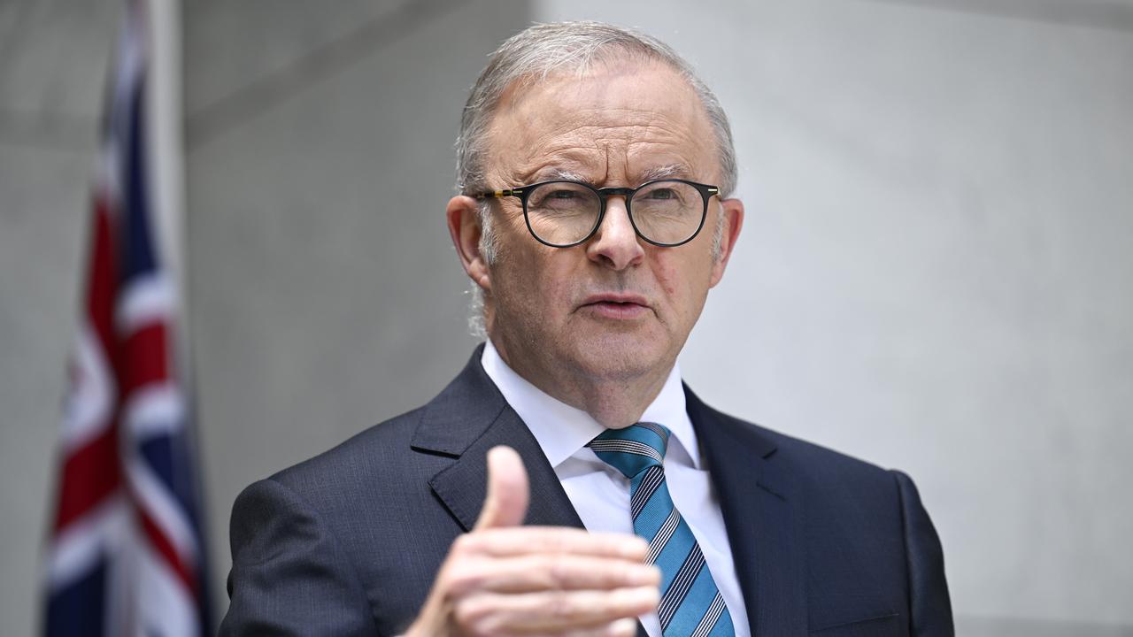 Pollies called back early for Bondi laws