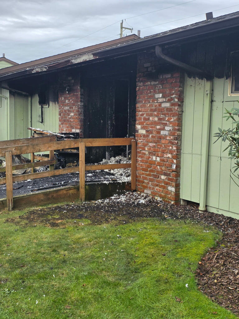 Apartment fire leaves 1 dead, 12 without homes in Tillamook