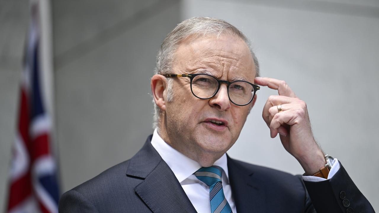 Pollies called back early for Bondi laws