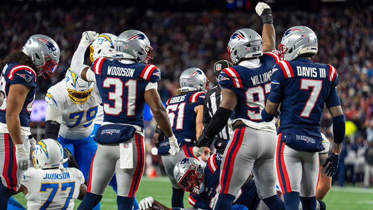 Perry: Patriots defense 'flummoxed' Justin Herbert in Wild Card win