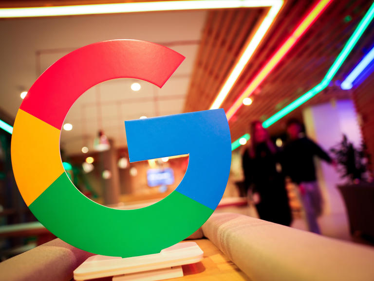 A Google AI product manager has a career advice: 'Be a crab'