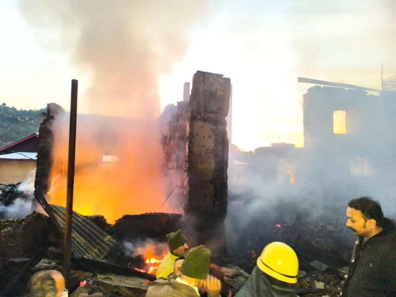 Boy dies, several feared trapped as fire engulfs Arki market in ...