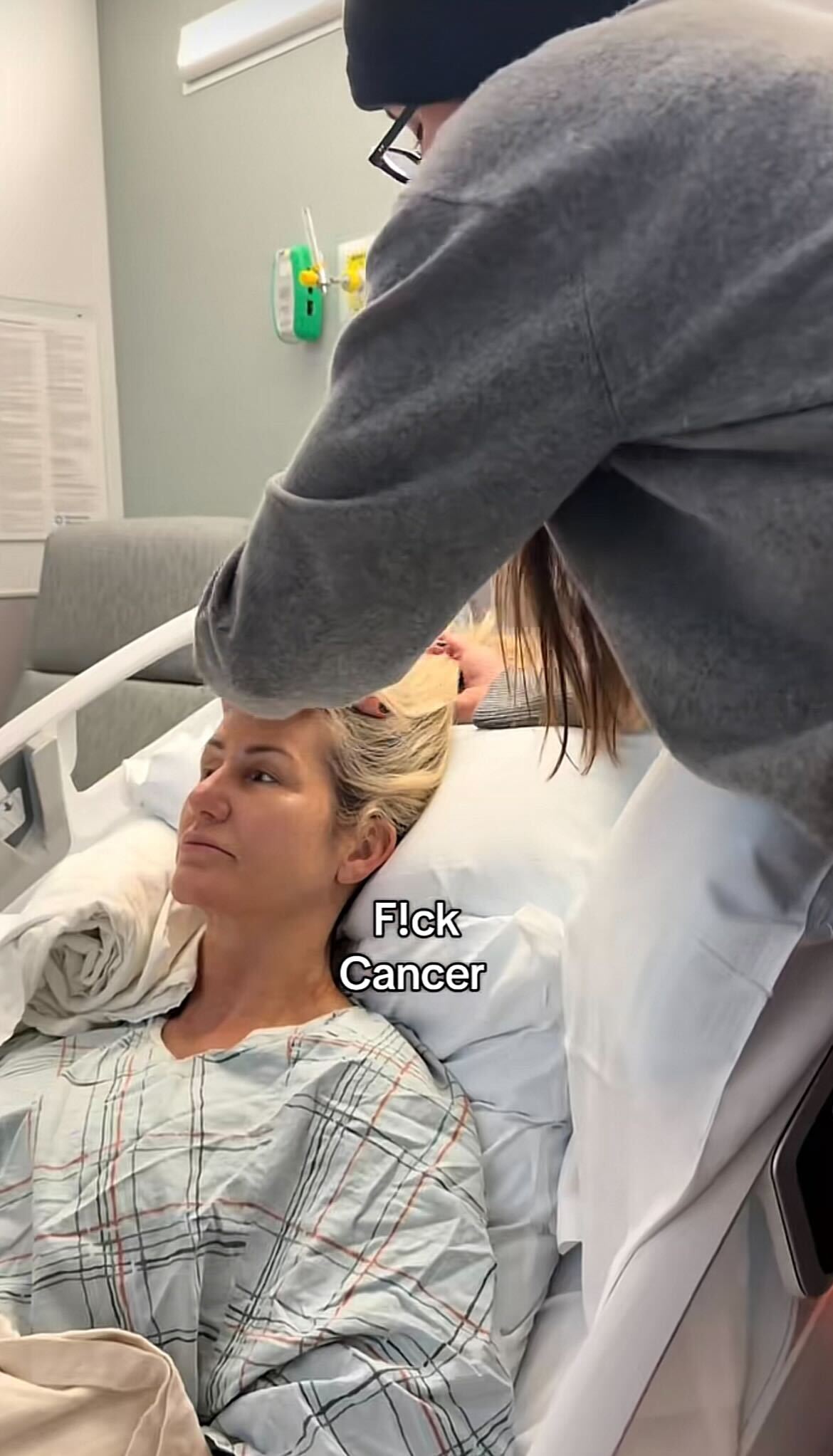 Alix Earle's mom Alisa Earle diagnosed with breast cancer