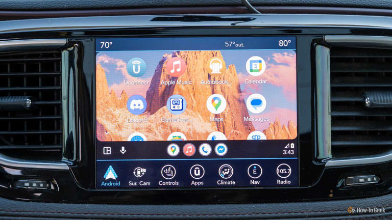 I wish Android Auto had these 4 CarPlay features