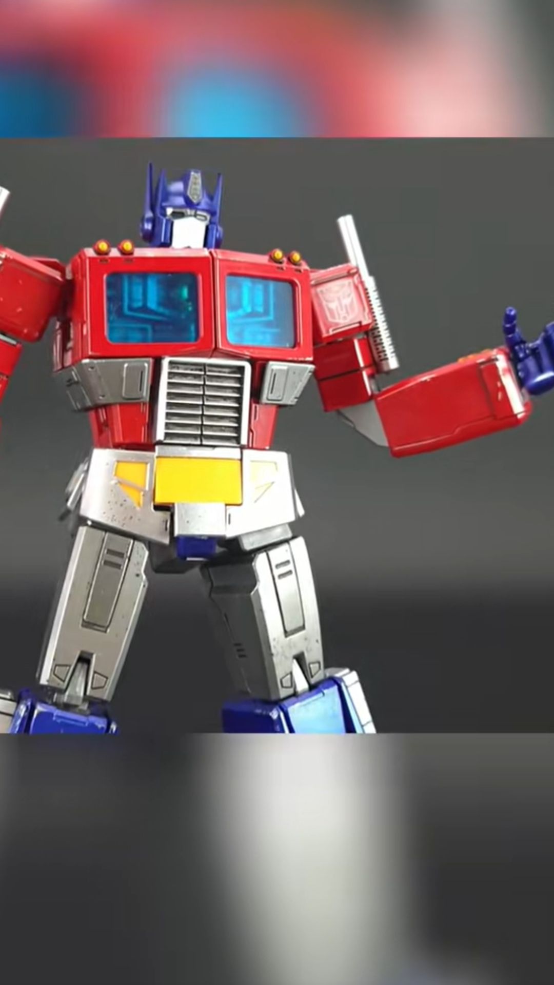 Optimus Prime’s fragile fingers | Watch out when assembling