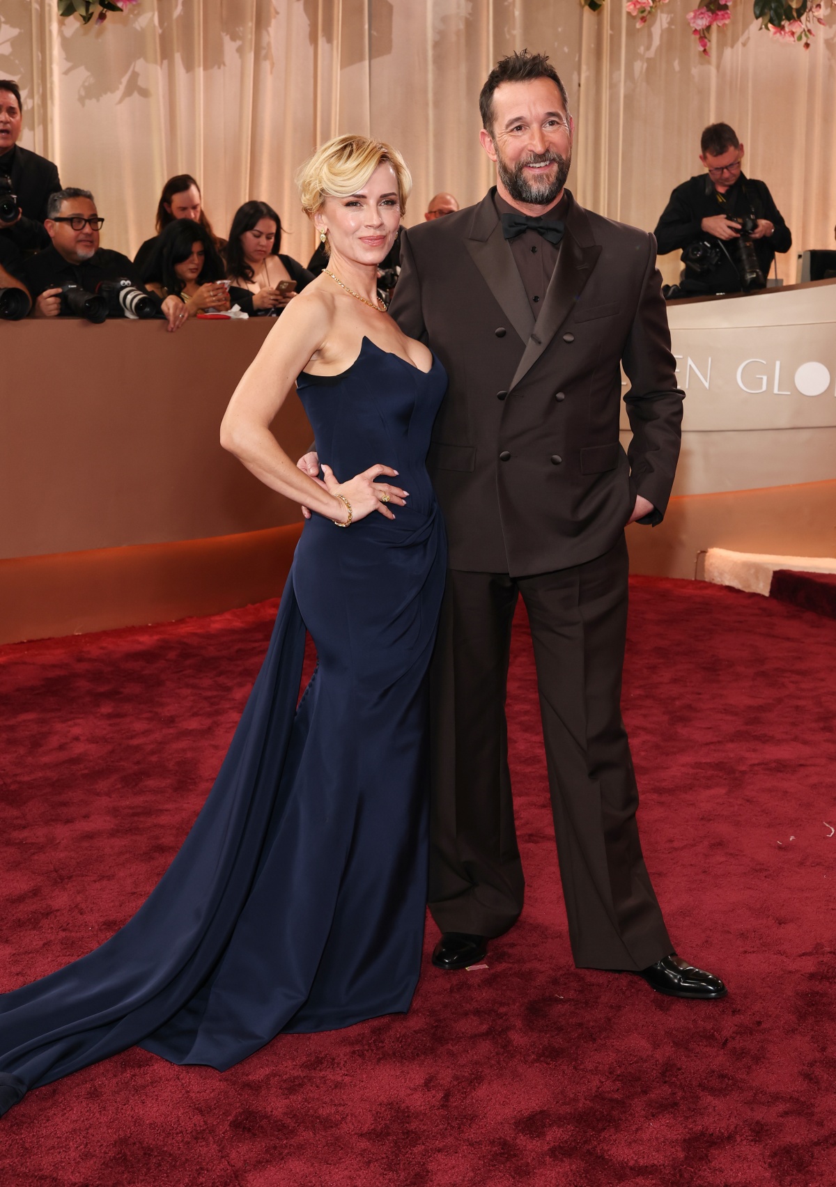 'The Pitt' star Noah Wyle and wife Sara step out for 2026 Golden Globes