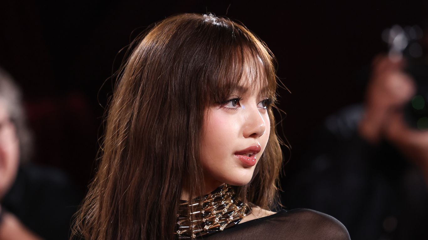 Lisa de Blackpink, éblouissante aux Golden Globes dans une robe ...