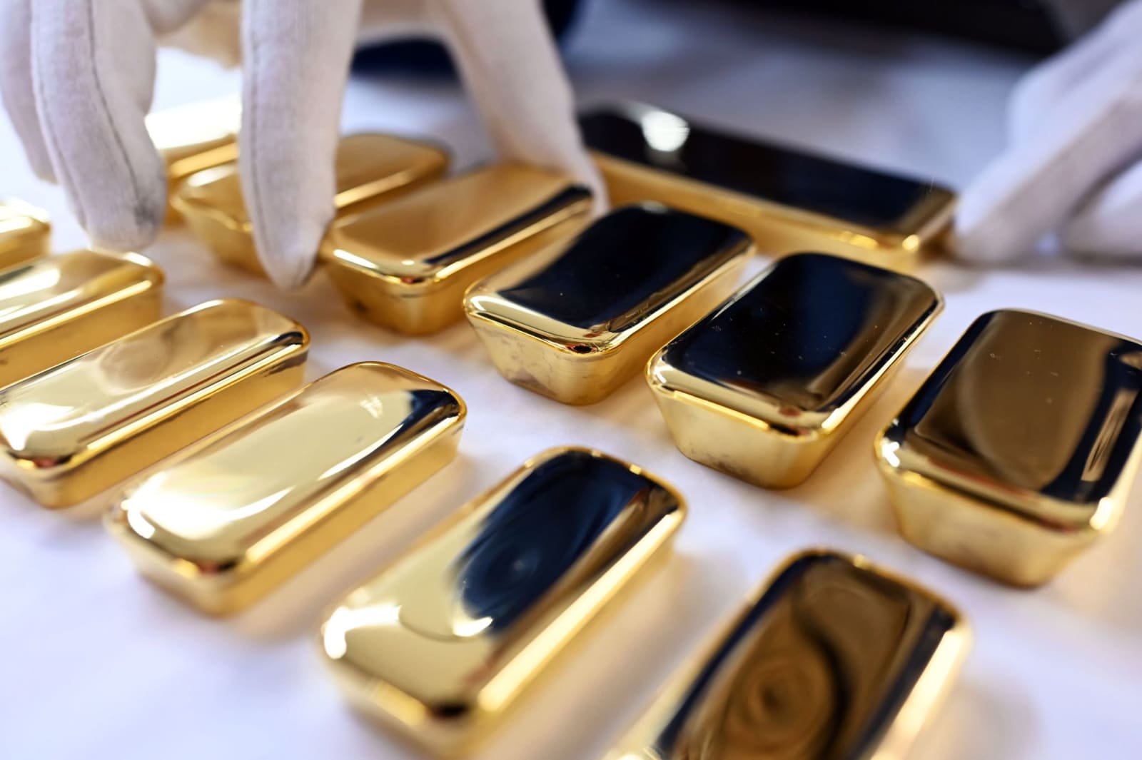Gold jumps as Iran tensions and Fed concerns drive safe-haven demand