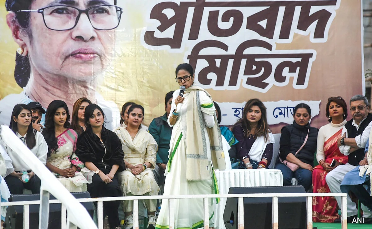 Wrongful restriction: Probe agency ED slams Mamata Banerjee over I-PAC ...