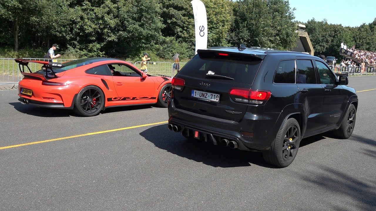 Supercar vs SUV: Who wins this street battle?