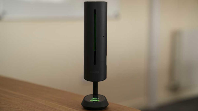 I tested the Insta360 Wave - and this speakerphone proved to be a ...