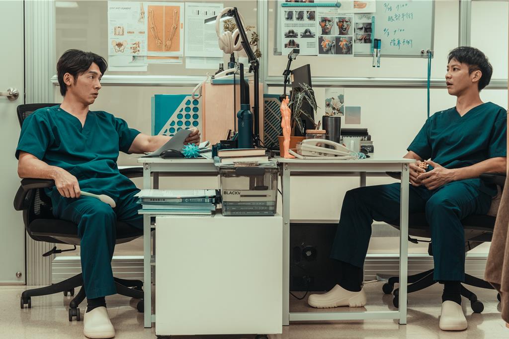 温昇豪、Emma父女情暖哭觀眾! 安心亞嚐「媽媽的味道」淚崩