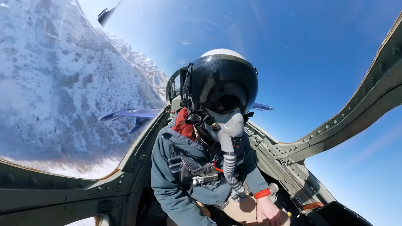 Watch how a jet suddenly cut in front during a high-speed takeoff