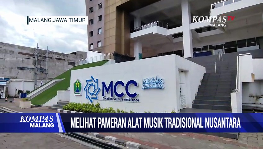 Melihat pameran alat musik tradisional nusantara
