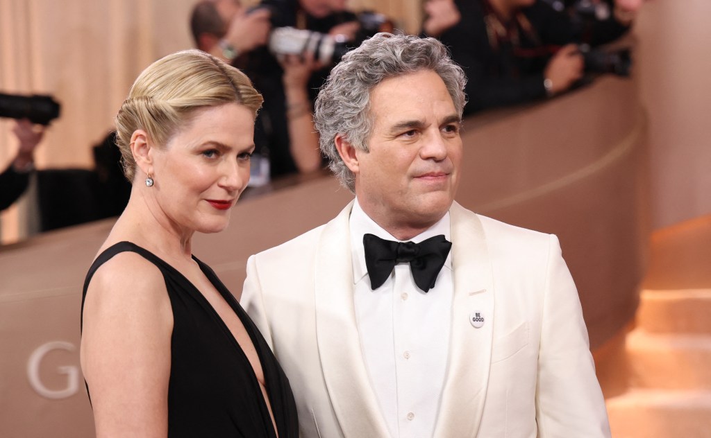 Mark Ruffalo calls Trump 'the worst human being in the world' at Golden ...