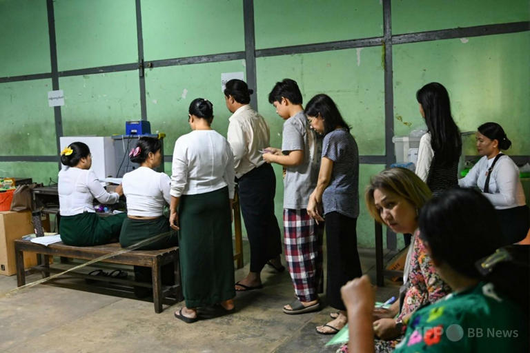 ミャンマー総選挙、親軍派政党がスーチー氏の選挙区で勝利 党高官