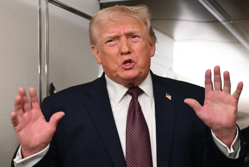 Trump motorcade route changed after 'suspicious object' found