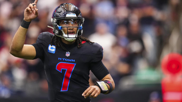 What NFL games are on today: TV channels, live stream info, kick off ...