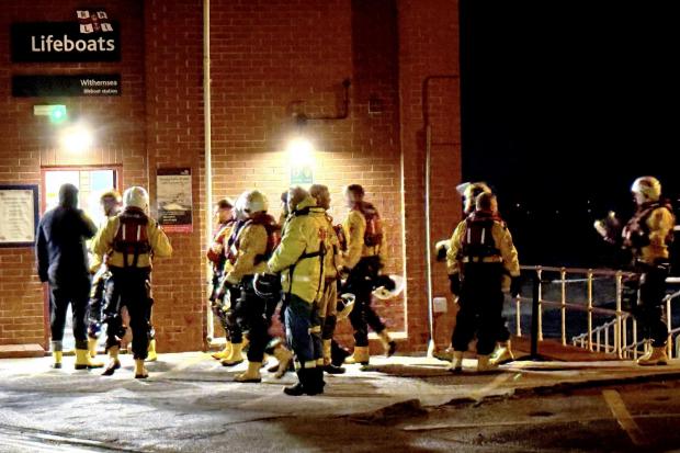 Inquests open into deaths of two people who tried to rescue girl from sea